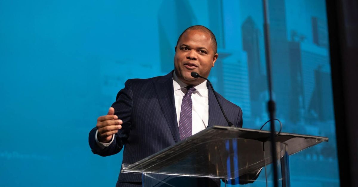Dallas Mayor Eric Johnson Calls For Policy Shift On Homelessness ...