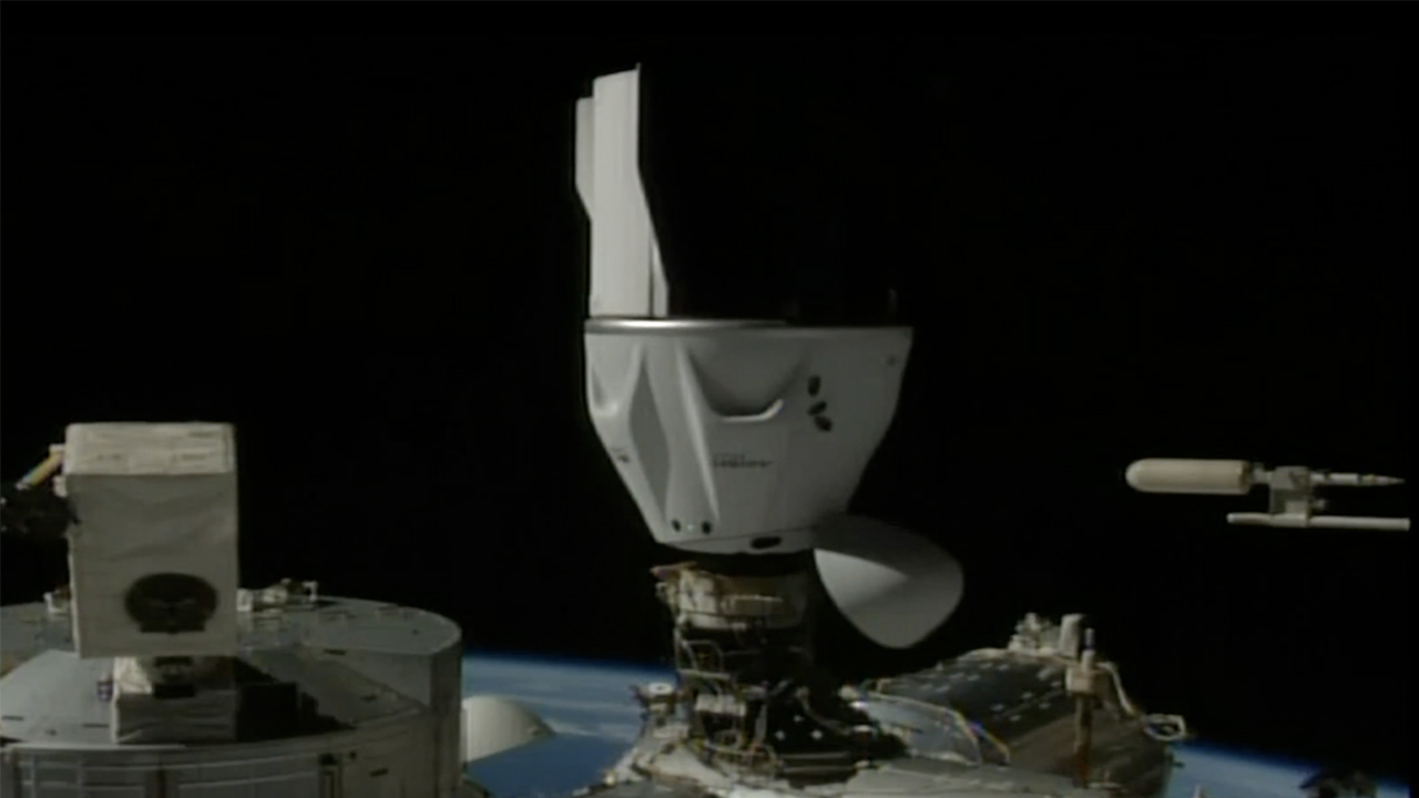 4 Astronauts Dock at International Space Station After Historic Texas ...