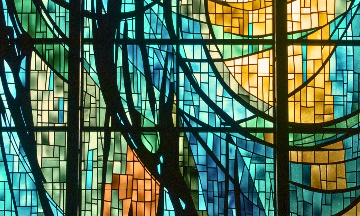 Over 600 Gather At North Dallas Church To Pray For Flood Victims