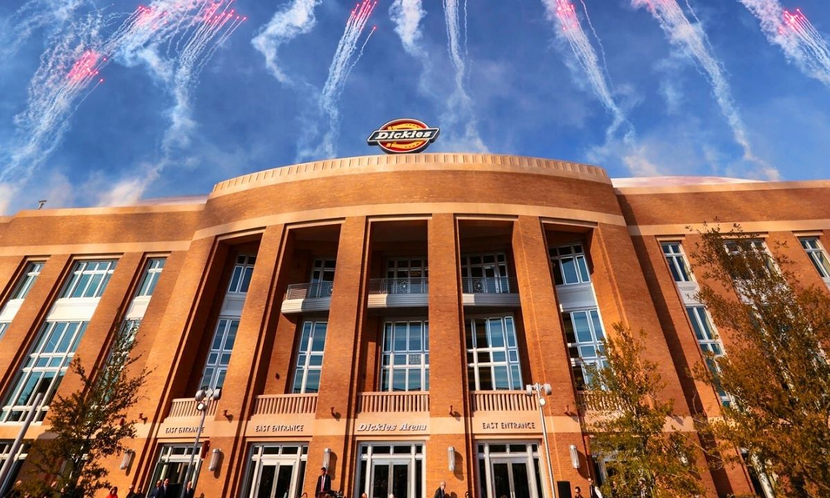 Dallas Mavericks Tip Off Preseason With First-Ever Game At Dickies Arena