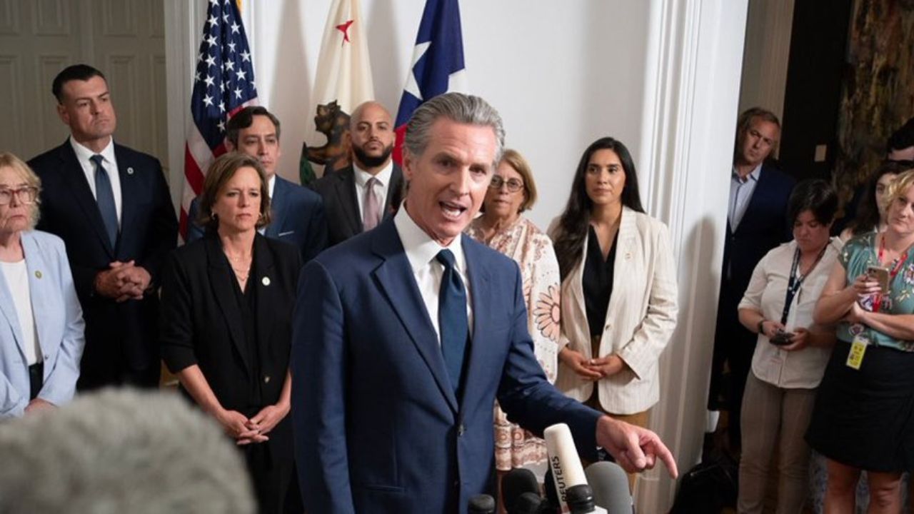 Newsom Attacks Abbott Over Crime Rates, Abbott Pushes Back