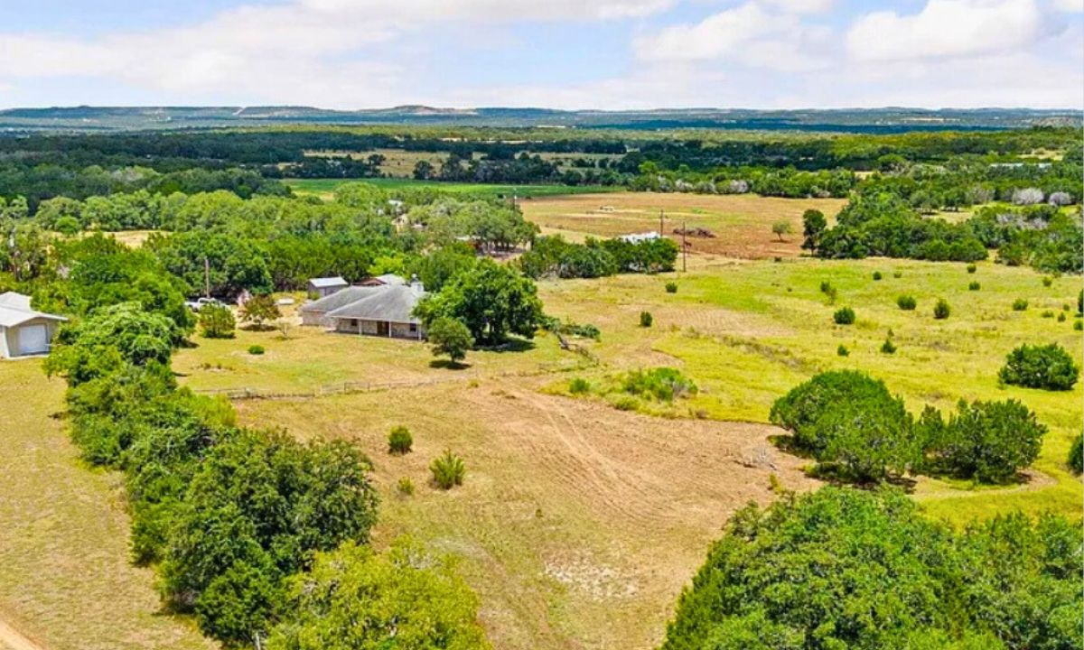 Shelley Duvall’s Texas Ranch And Memorabilia For Sale