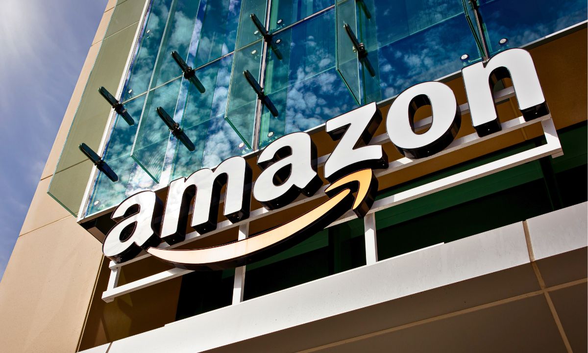 Amazon Faces Scrutiny Over H-1B Hiring Practices