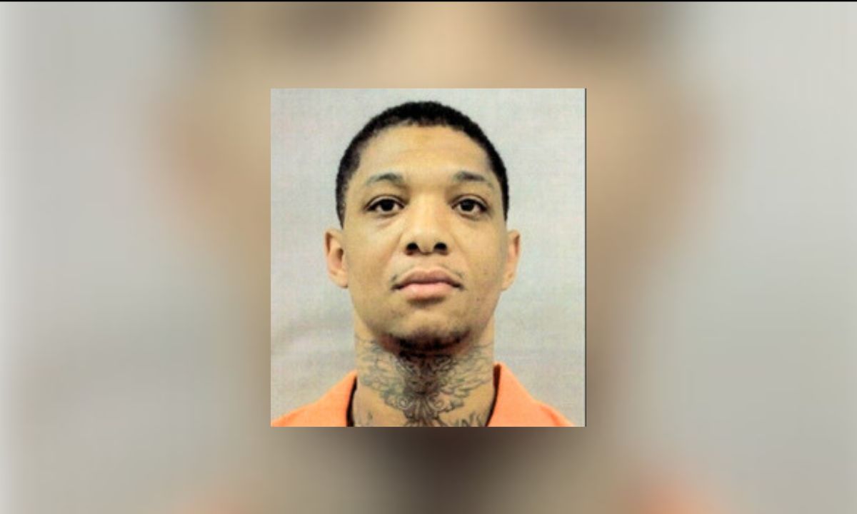 Derrick Groves: Fugitive Killer Still Free After Jailbreak