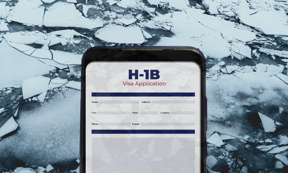 Government Shutdown Risks H-1B Visa Processing Halt