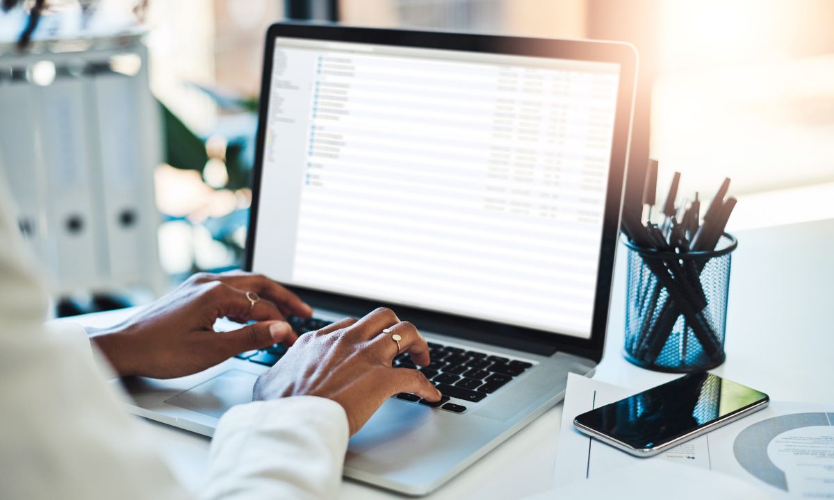 56% Of U.S. Citizens Say H-1B Workers Create “Unfair Competition”