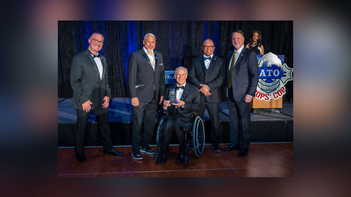 Abbott Receives Back The Blue Award At Dallas Police Banquet