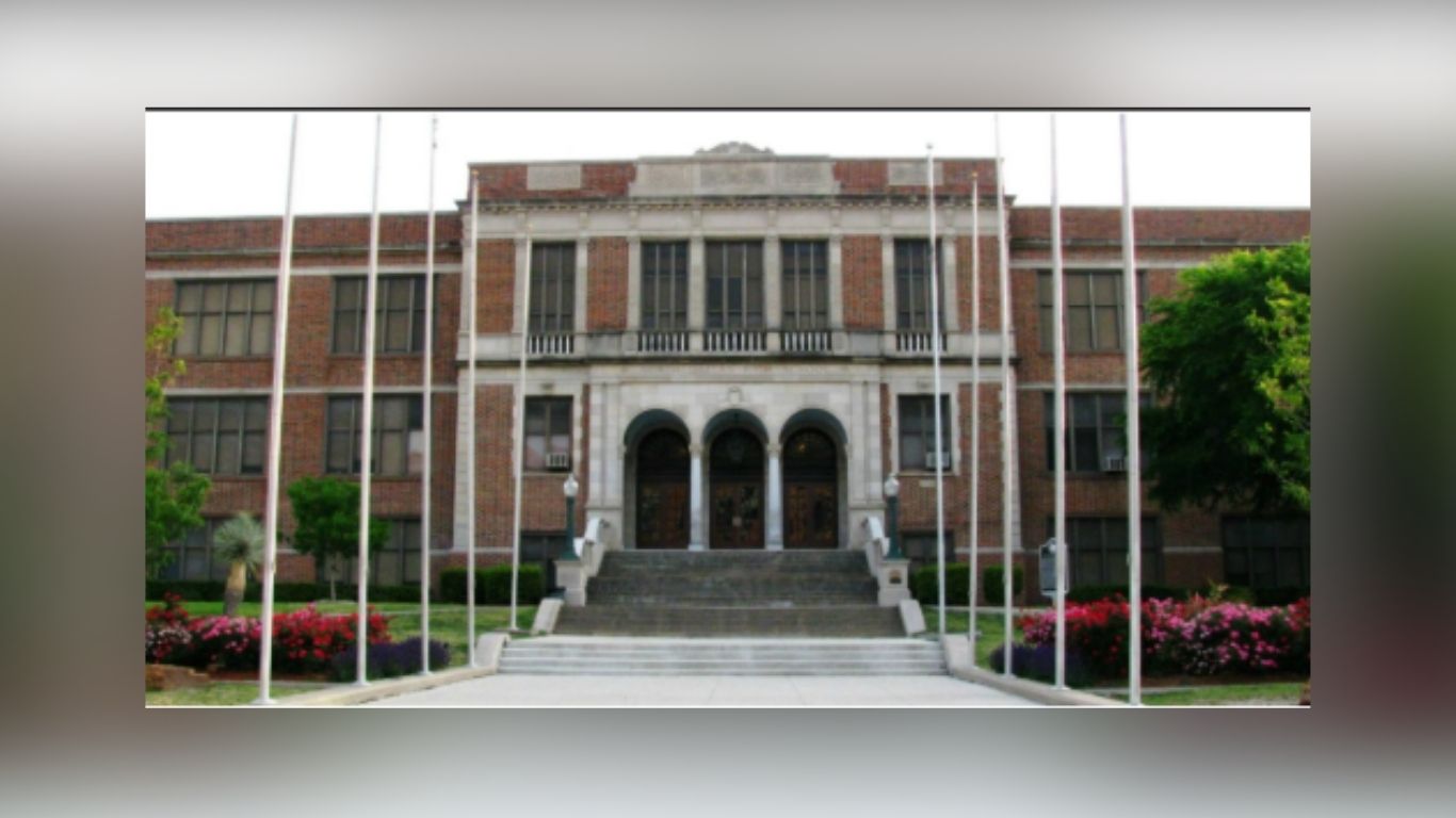 Hoax Bomb Threat Evacuates North Dallas High School